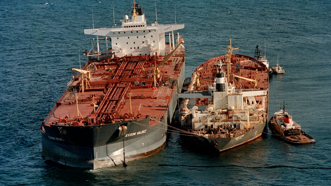 Photos: 1989 Exxon Valdez oil spill in Prince William Sound, Alaska ...