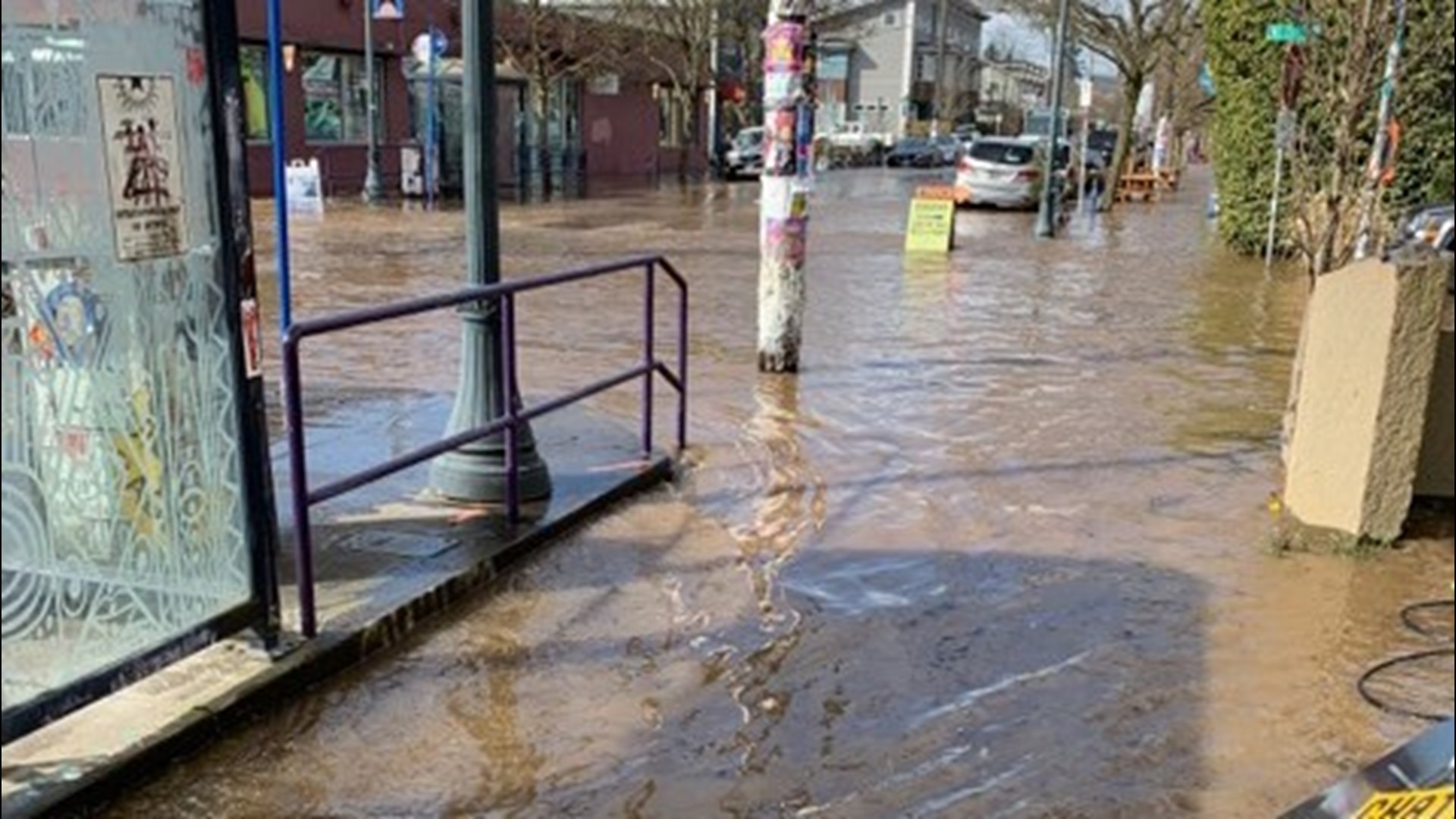 'A very rare event': Flooding, power outages in NE Portland ...