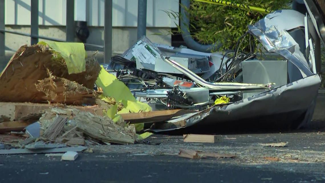 Thieves use excavator to smash open ATM, steal money | kgw.com