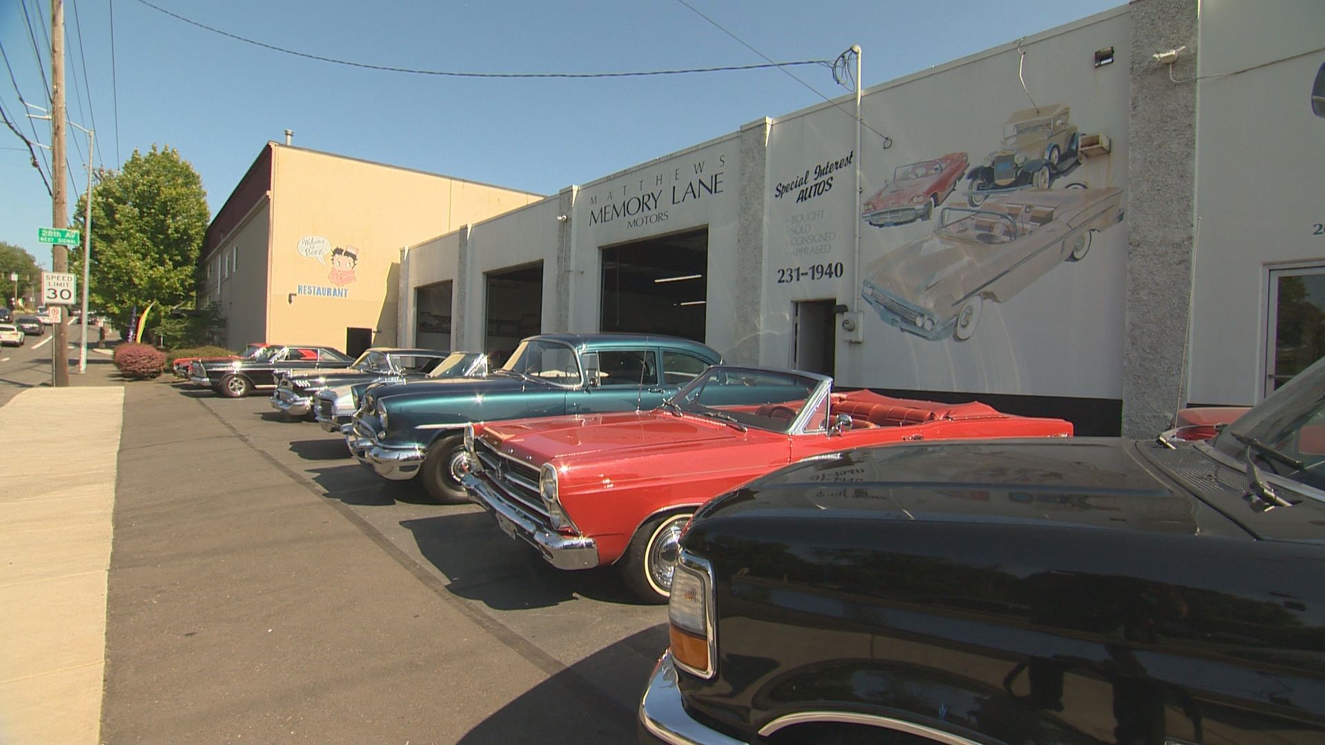 Southeast Portland business keeps the love of classic cars alive | kgw.com