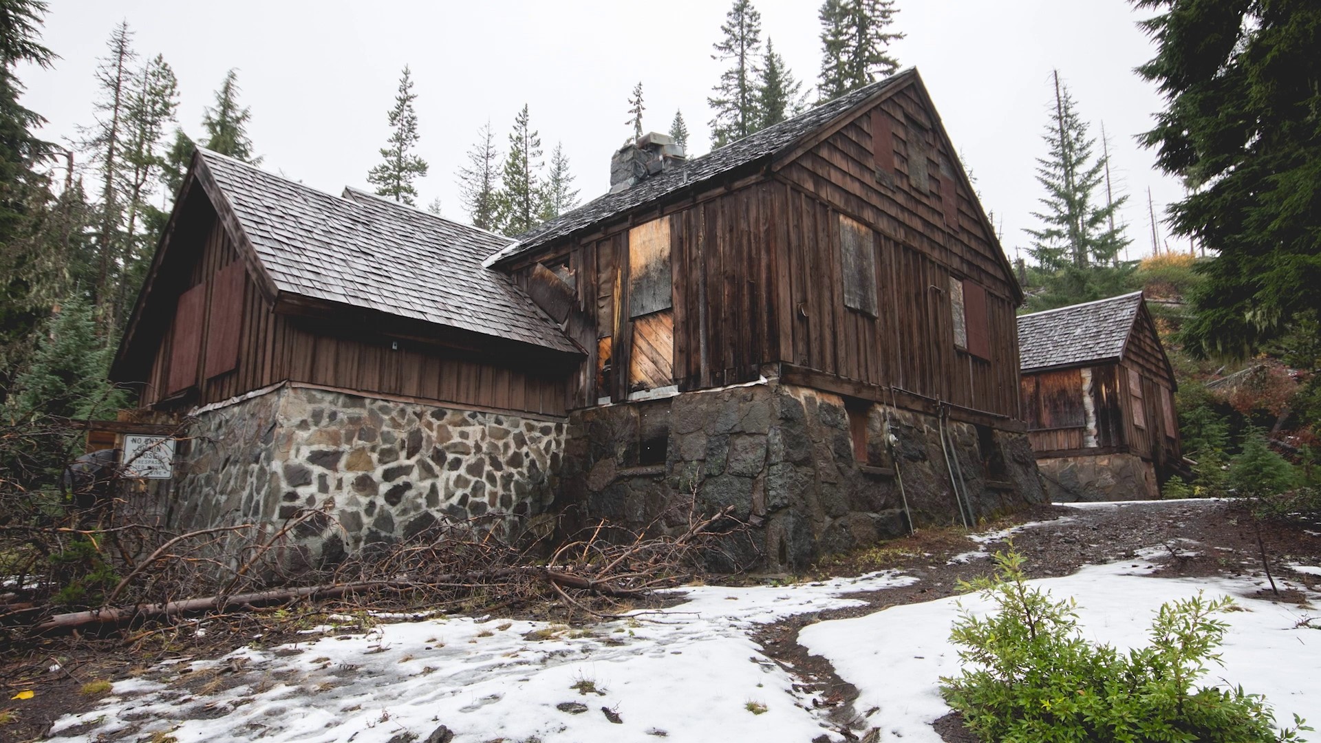 Depression-era Santiam Pass Ski Area Lodge comes back to life | kgw.com