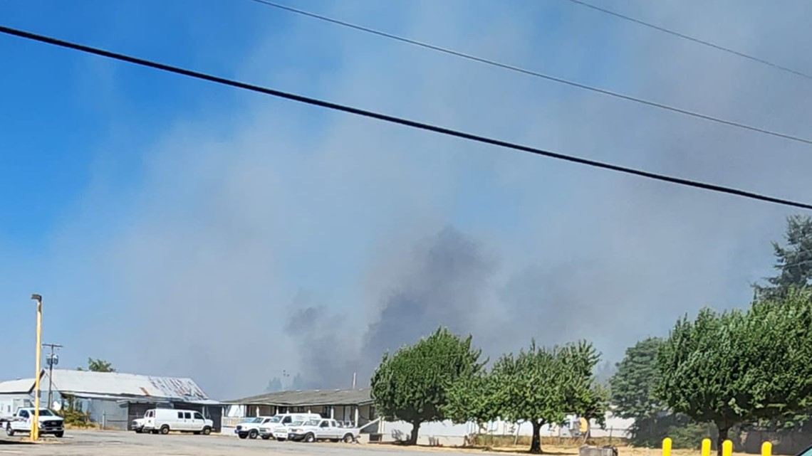 Evacuations lifted after wildfire in Molalla. | kgw.com