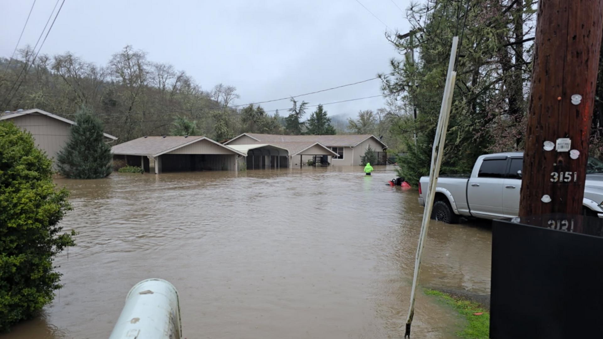 Southern Oregon residents deal with flooding, landslides | kgw.com