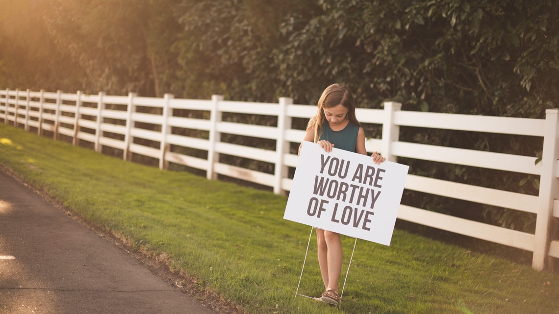 Signs of hope: Oregon mom sparks global movement | kgw.com