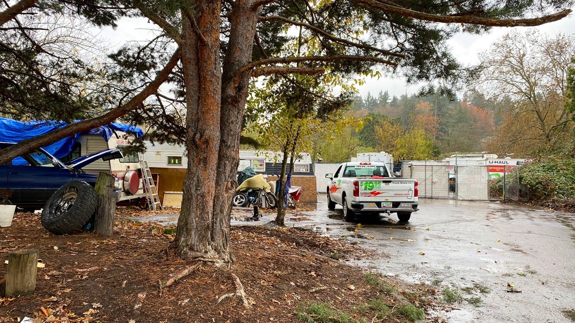 City clears homeless camp in N Portland; homeless vow to return | kgw.com