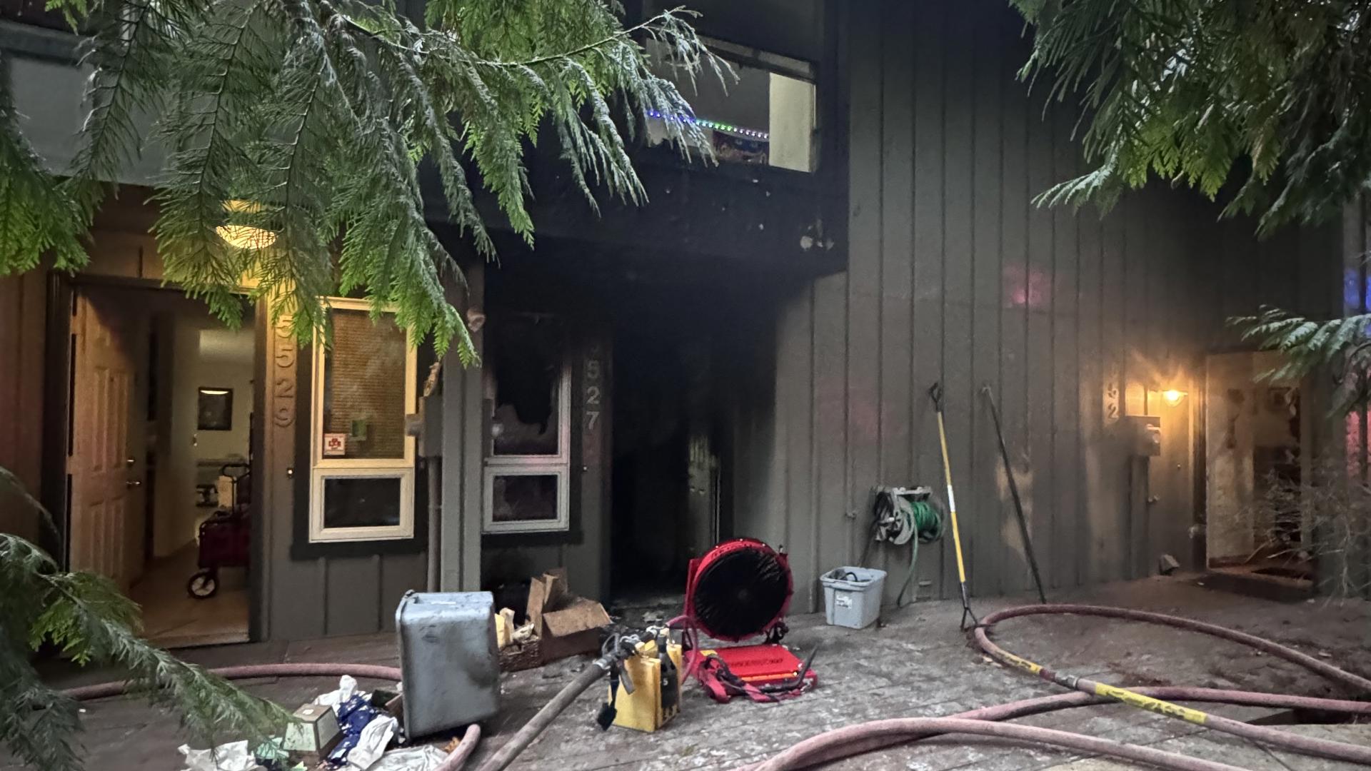 3 hospitalized in two-alarm townhouse fire in Southwest Portland | kgw.com