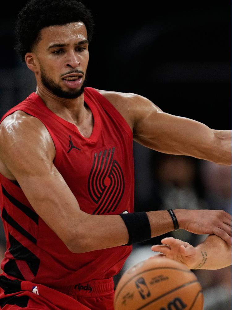 Butler scores 16, Curry dishes 11 assists as Warriors run away from ...