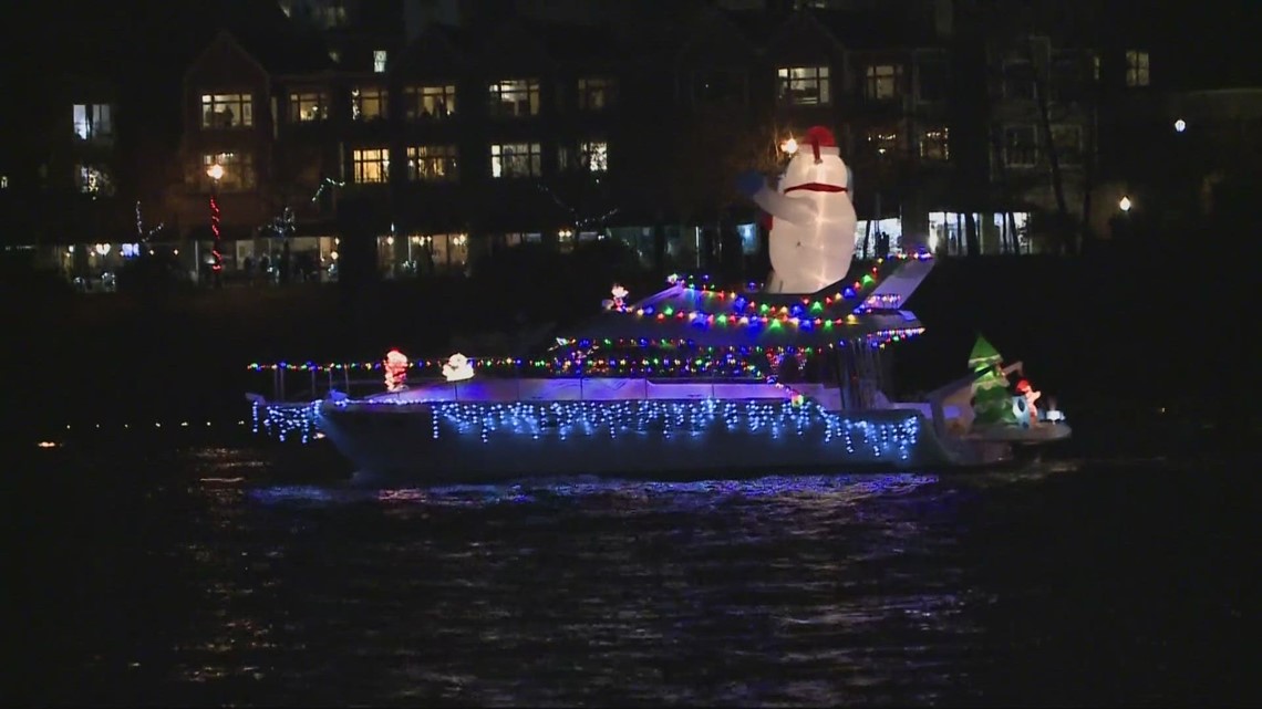 Christmas Ships Parade lights up Willamette River | kgw.com