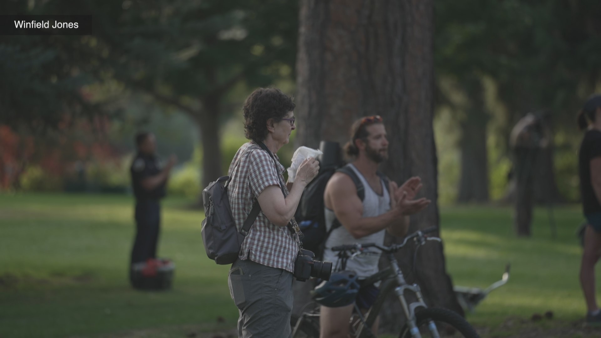 Bend Safeway shooting victims honored at vigil | kgw.com