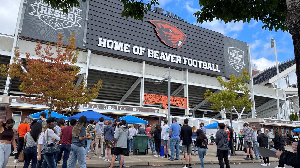 Oregon State University students move into dorms | kgw.com