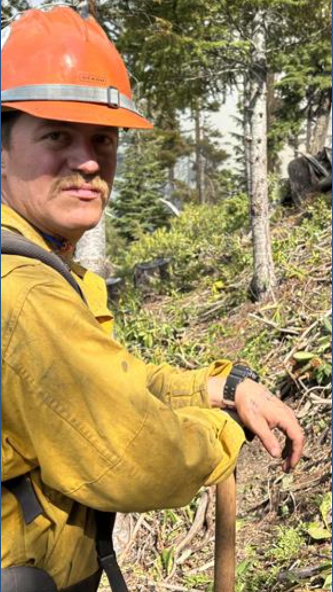 Oregon hotshot firefighter hit by falling tree on Emigrant Fire | kgw.com
