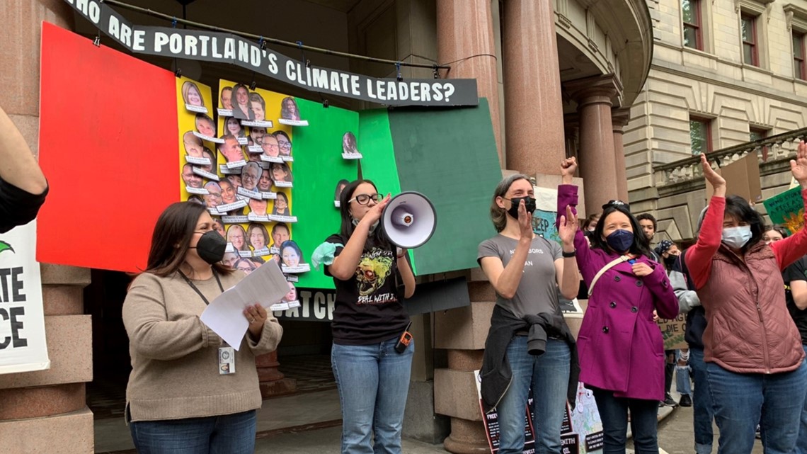 Portland students walk out Friday to demand climate action | kgw.com