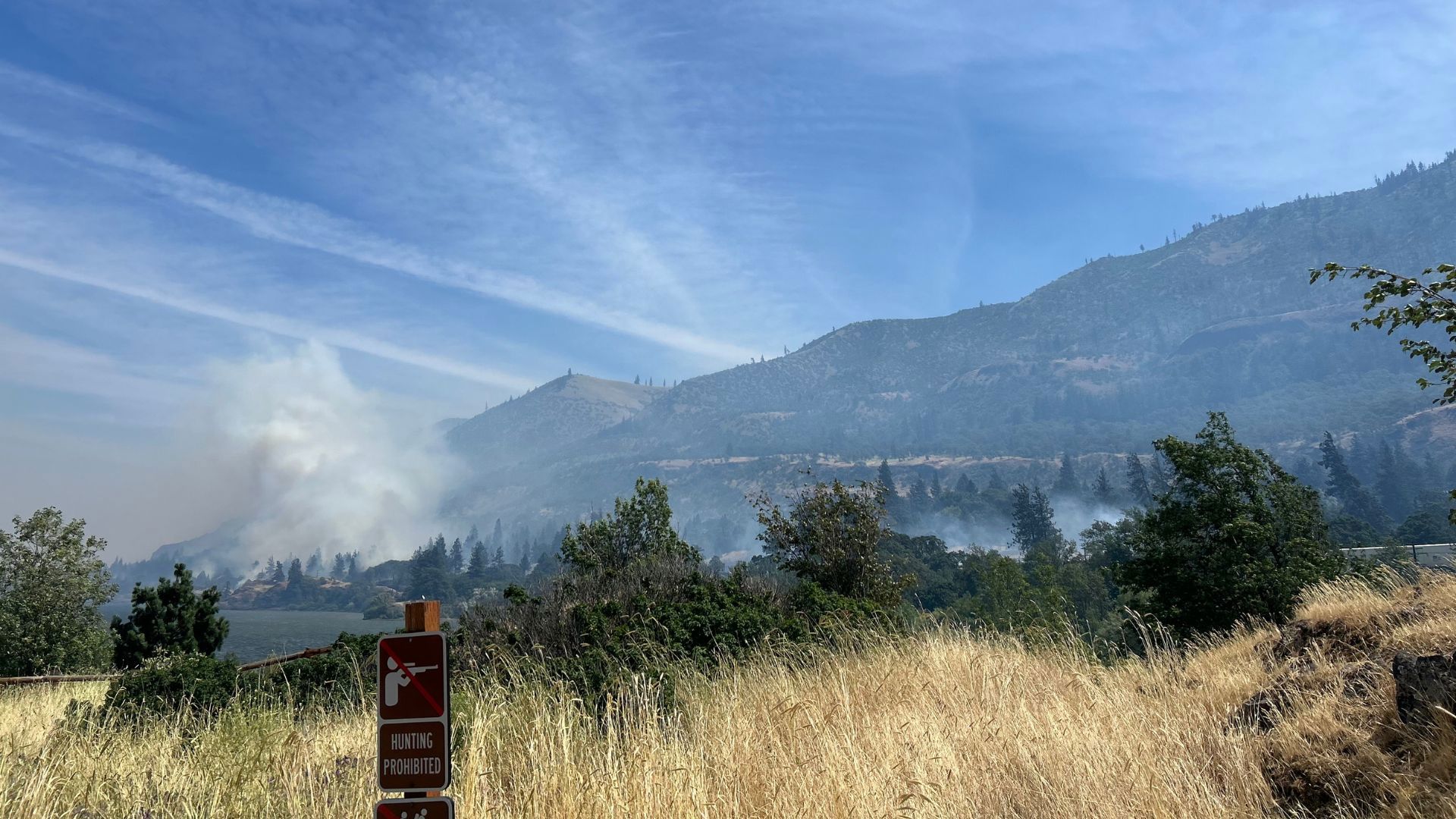Rowena Fire destroys 20 homes near The Dalles: I-84 reopens | kgw.com