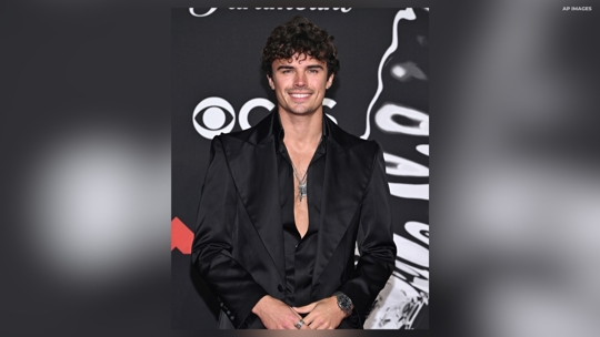 New bombshell alert: Love Island star Nic Vansteenberghe to make an ...
