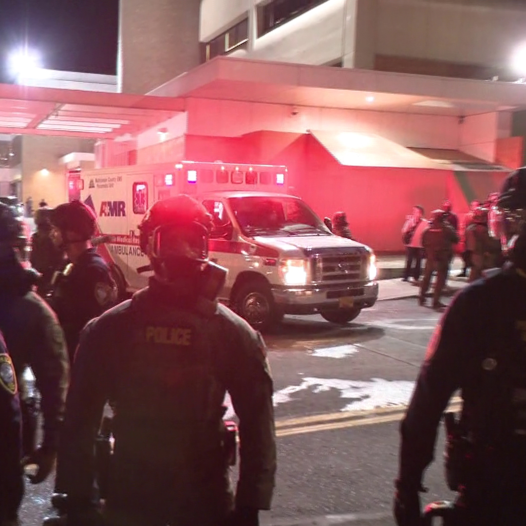 Federal agents delayed ambulance for protester at Portland ICE building ...