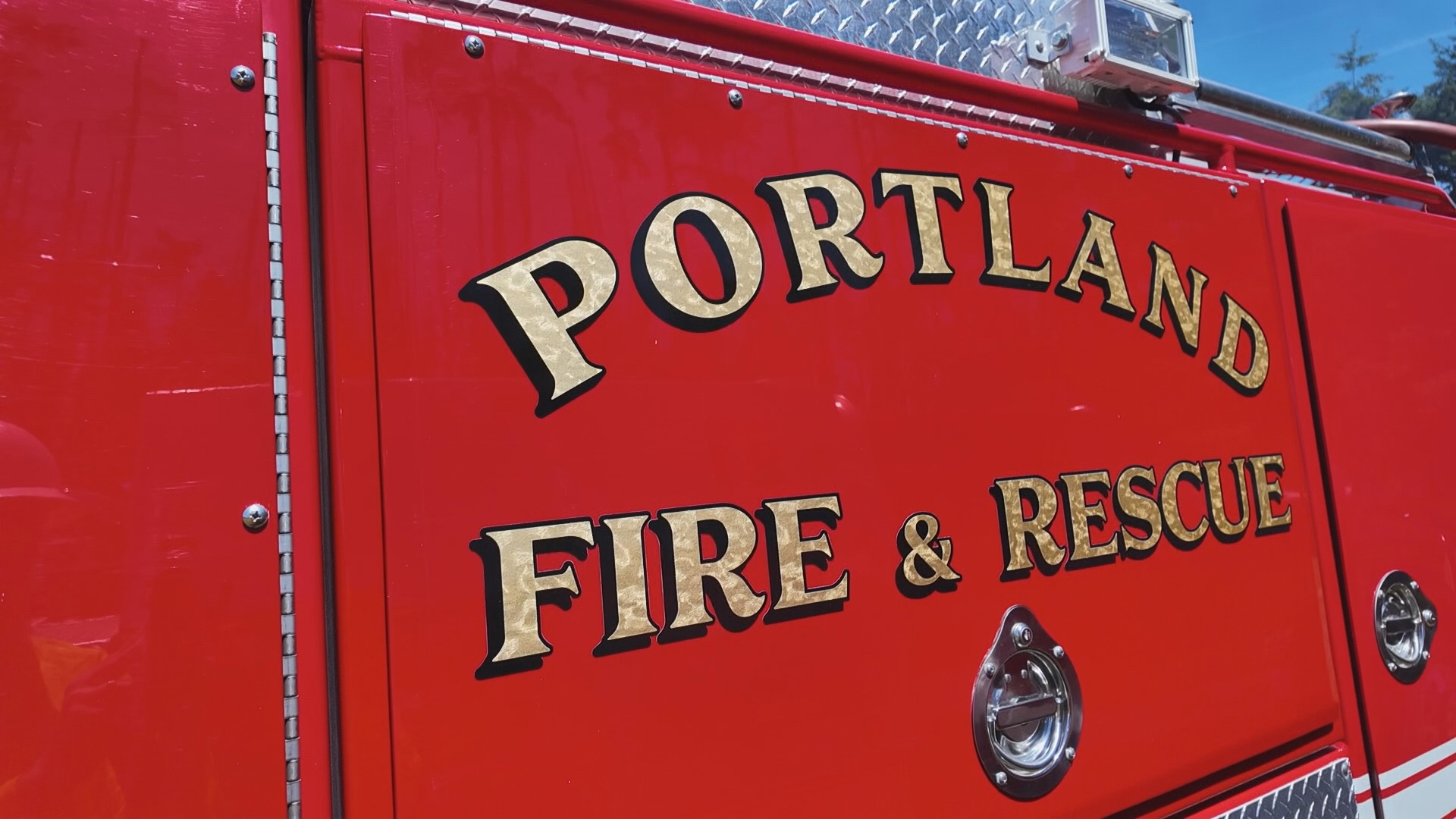 Cathedral Park brush fire contained by Portland Fire & Rescue | kgw.com
