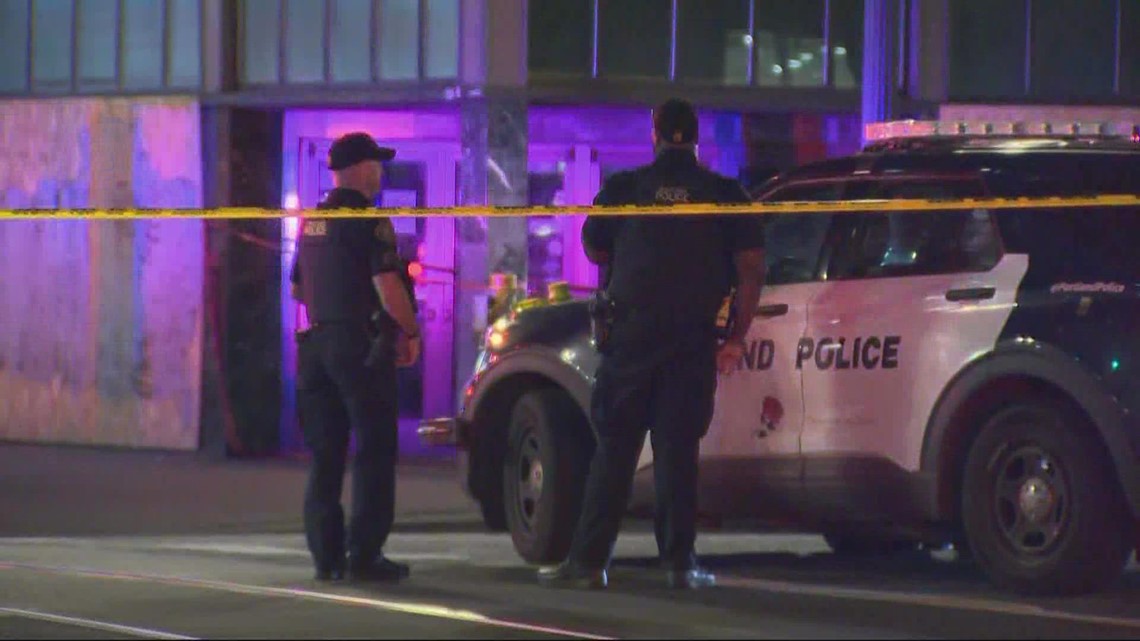 Portland police block off West Burnside for shooting investigation ...