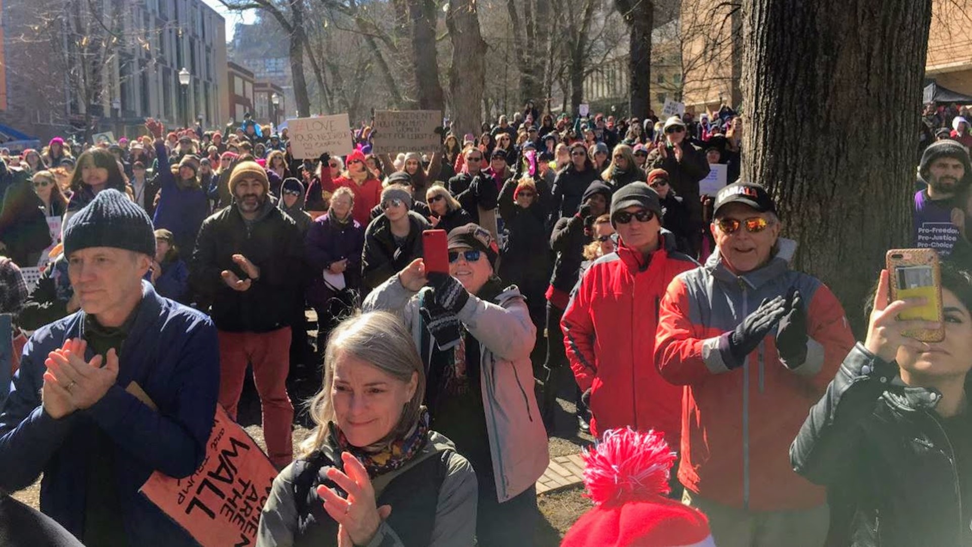 Thousands fill downtown Portland for Womxn's March and Rally | kgw.com
