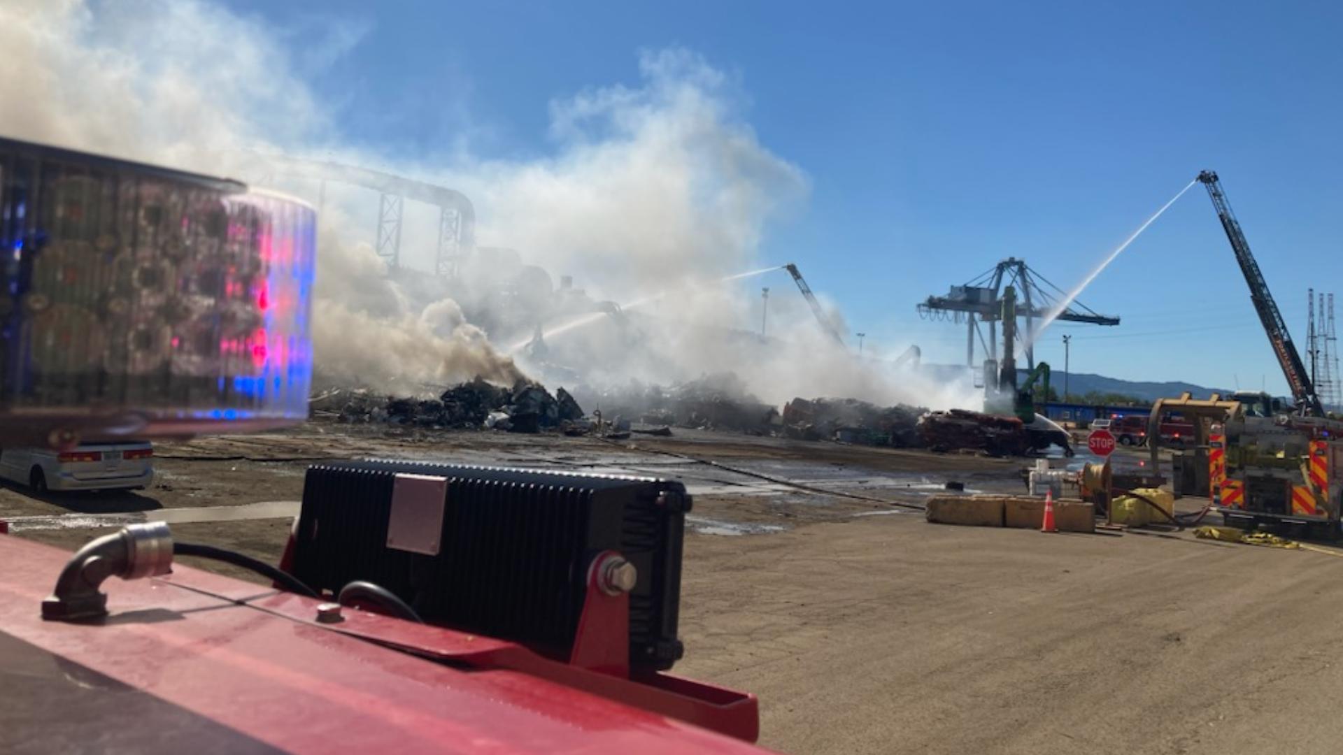 Fire extinguished in North Portland at Schnitzer Steel facility | kgw.com