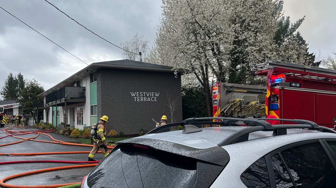10 injured in apartment building fire near Beaverton | kgw.com