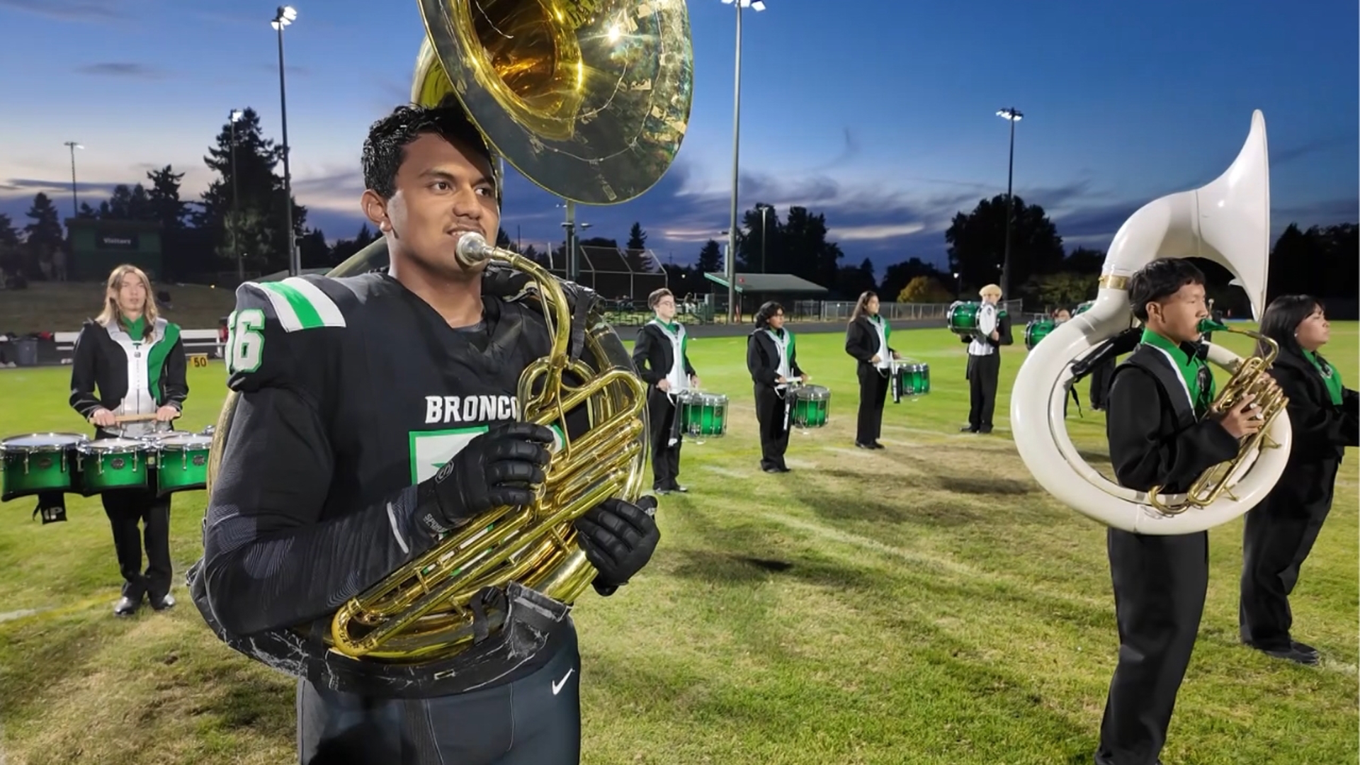 Parkrose High's Juni Napaa balances football, marching band, and 4.0 GPA | kgw.com