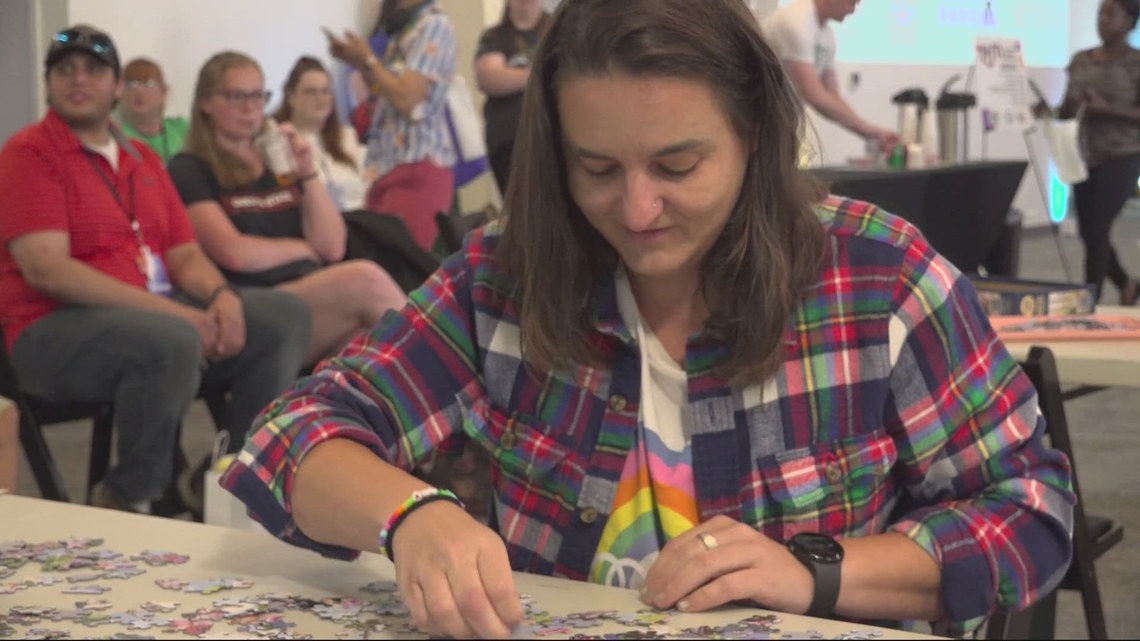 Hundreds putting speed-puzzling skills to the test in Portland | kgw.com
