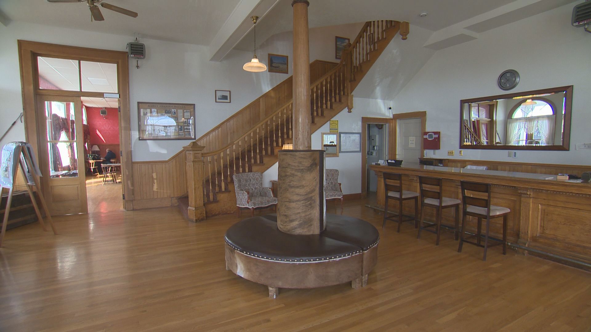 Oregon's famous ghost town Shaniko revitalizes | kgw.com
