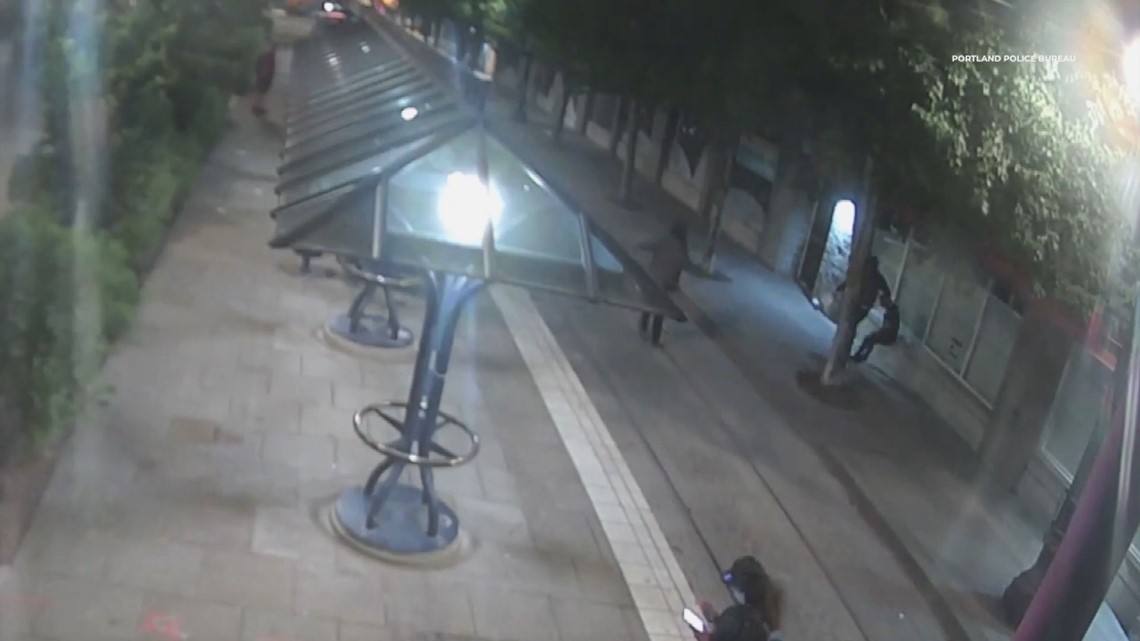Video: Man throws metal water bottle at woman in random attack | kgw.com