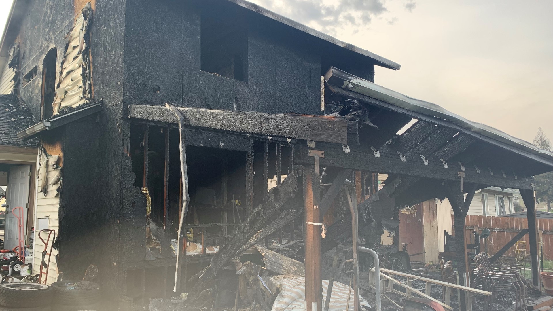 Two rescued from Hazel Dell house fire | kgw.com