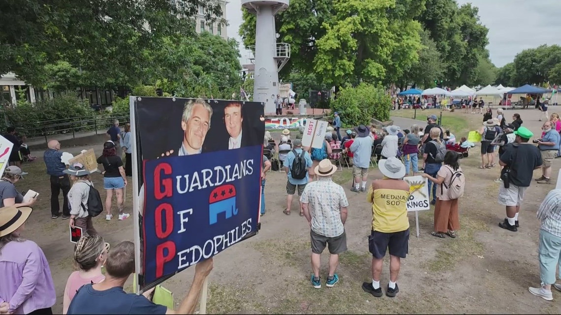 'Rage against the Regime' protest remains peaceful in Portland | kgw.com