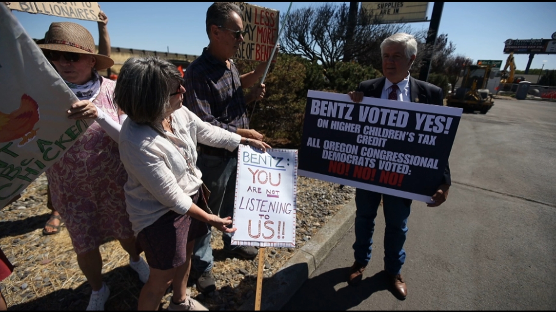 Rep. Cliff Bentz confronted by angry protesters during visit to The ...