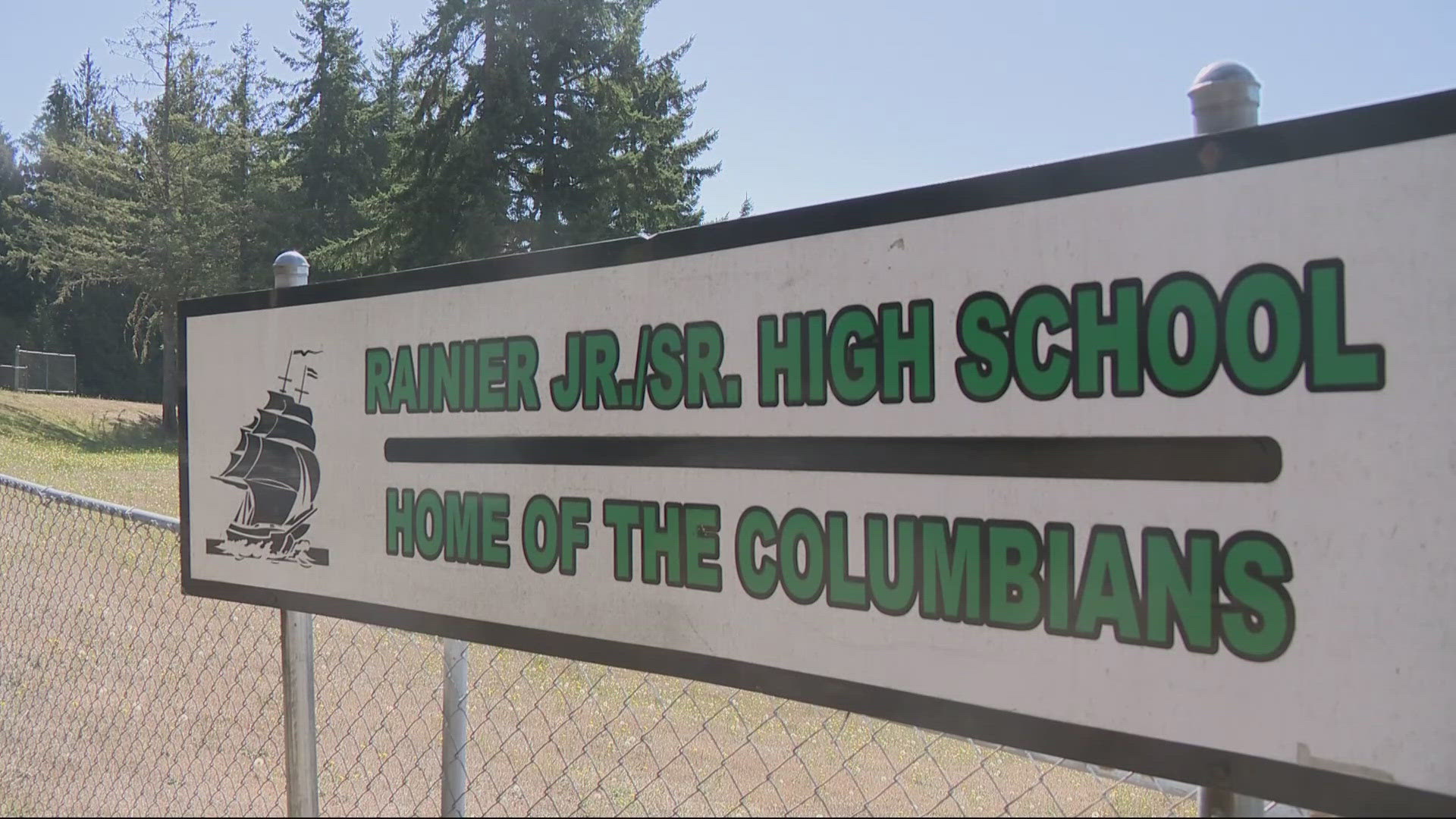 Oregon principal accused of possessing, distributing explicit pictures ...