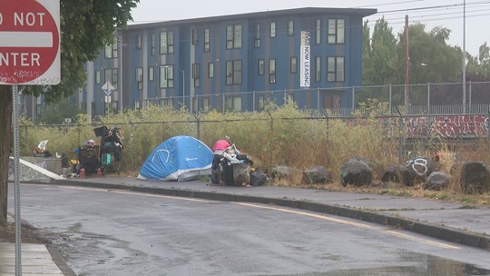 Homeless camps pop up near Portland's large-scale outdoor shelter | kgw.com