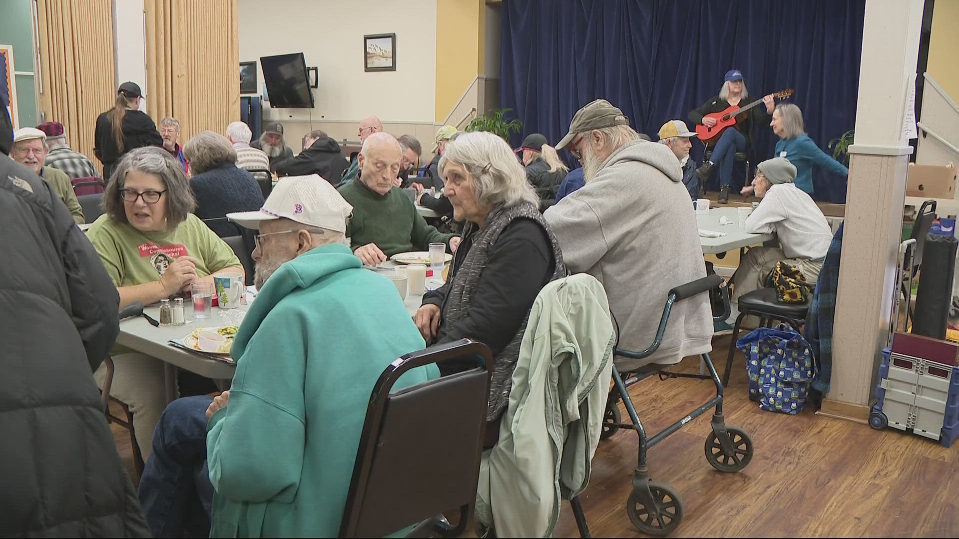 Portland center uses social lunch to encourages seniors to take pantry ...