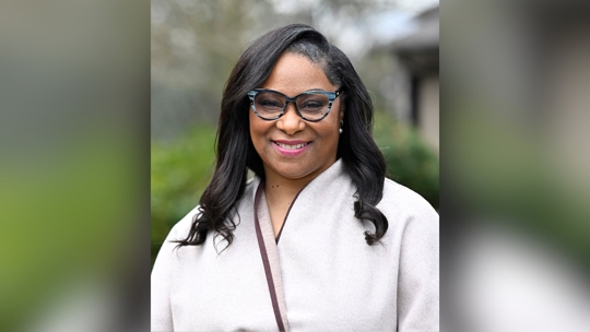 Janelle Bynum makes history as Oregon's first Black member of Congress ...