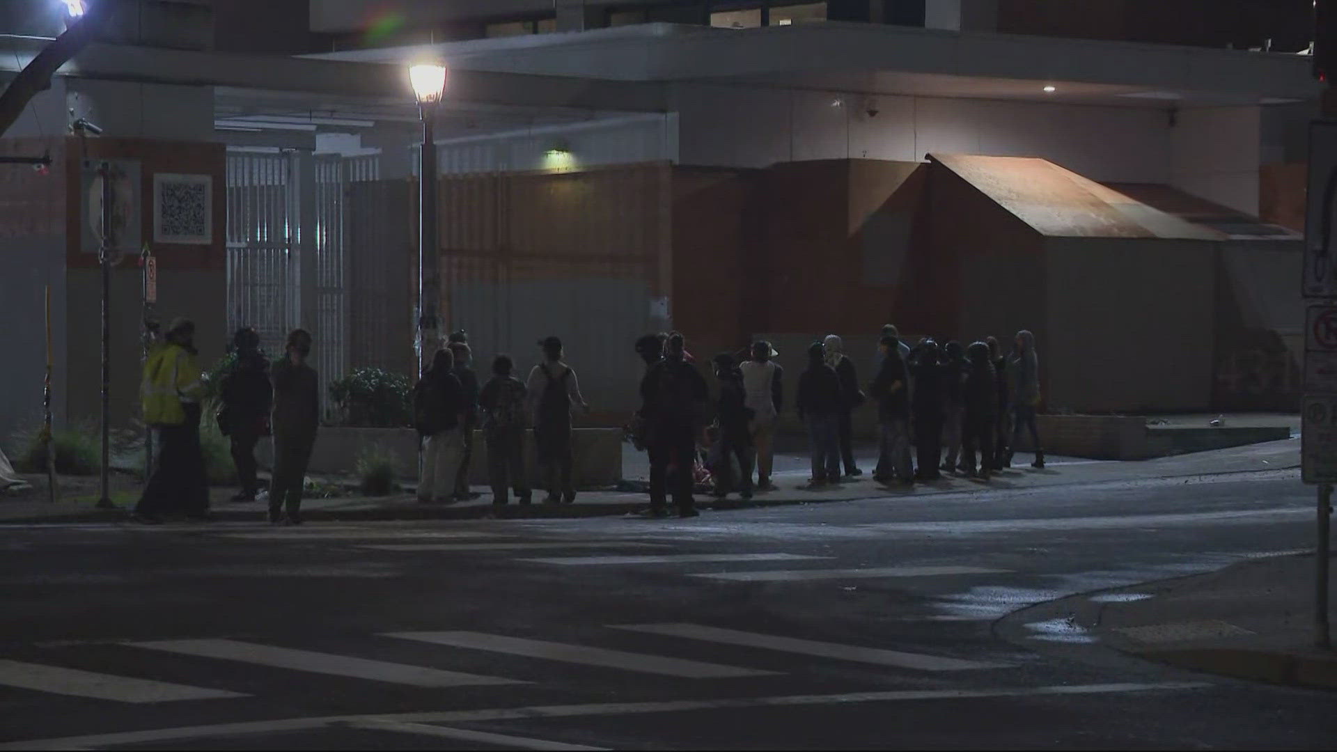 Neighbors near ICE site say Portland is far from “war-ravaged,” despite ...