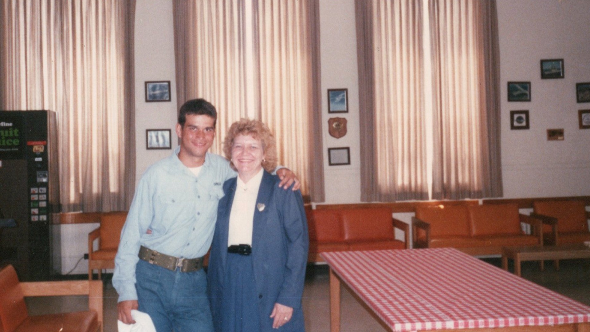 Gay Navy veteran receives honorable discharge decades later | kgw.com