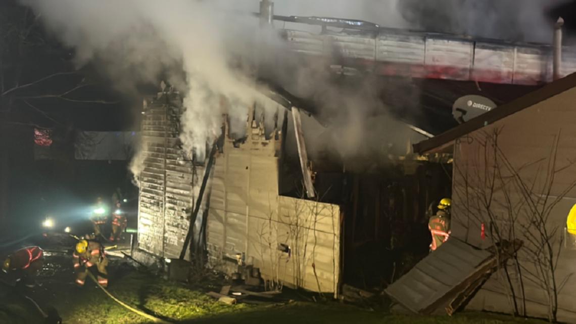 Firefighters extinguish Southwest Portland duplex fire | kgw.com