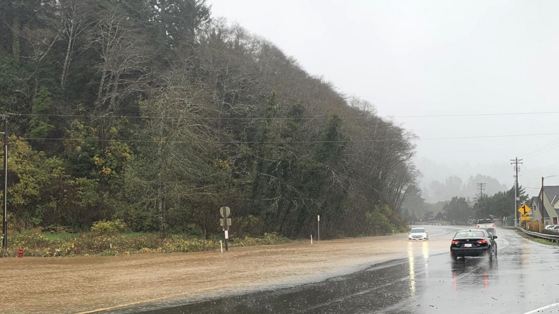 Oregon coast heavy rain causes flooding, prompts school closures | kgw.com