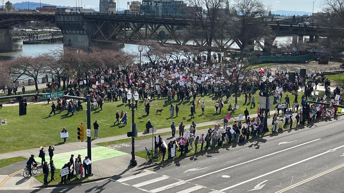 PHOTOS: Large crowds rally at Portland Waterfront on International ...