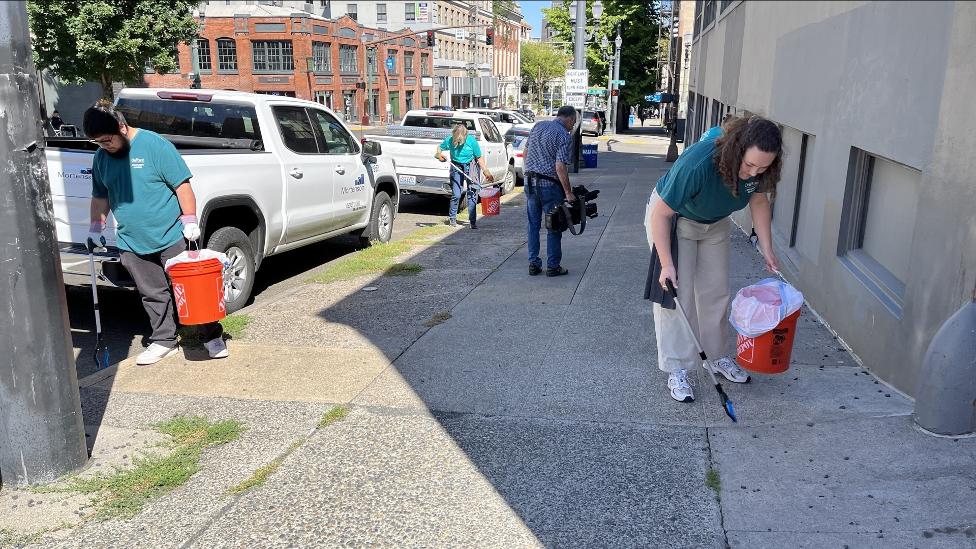 Hundreds of volunteers help clean up downtown Portland | kgw.com