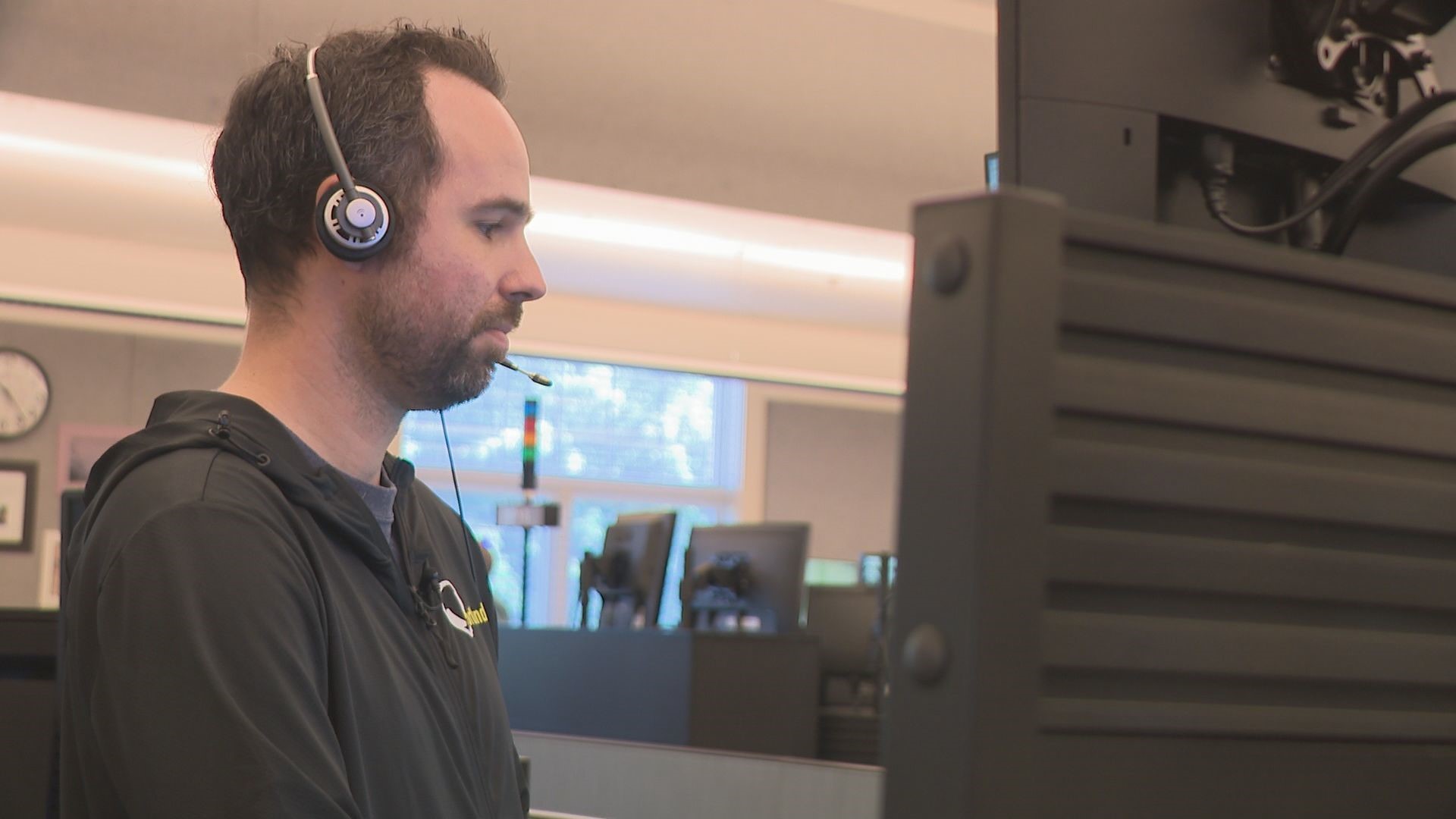 Portland 911 operator wins top award for excellence on the job | kgw.com