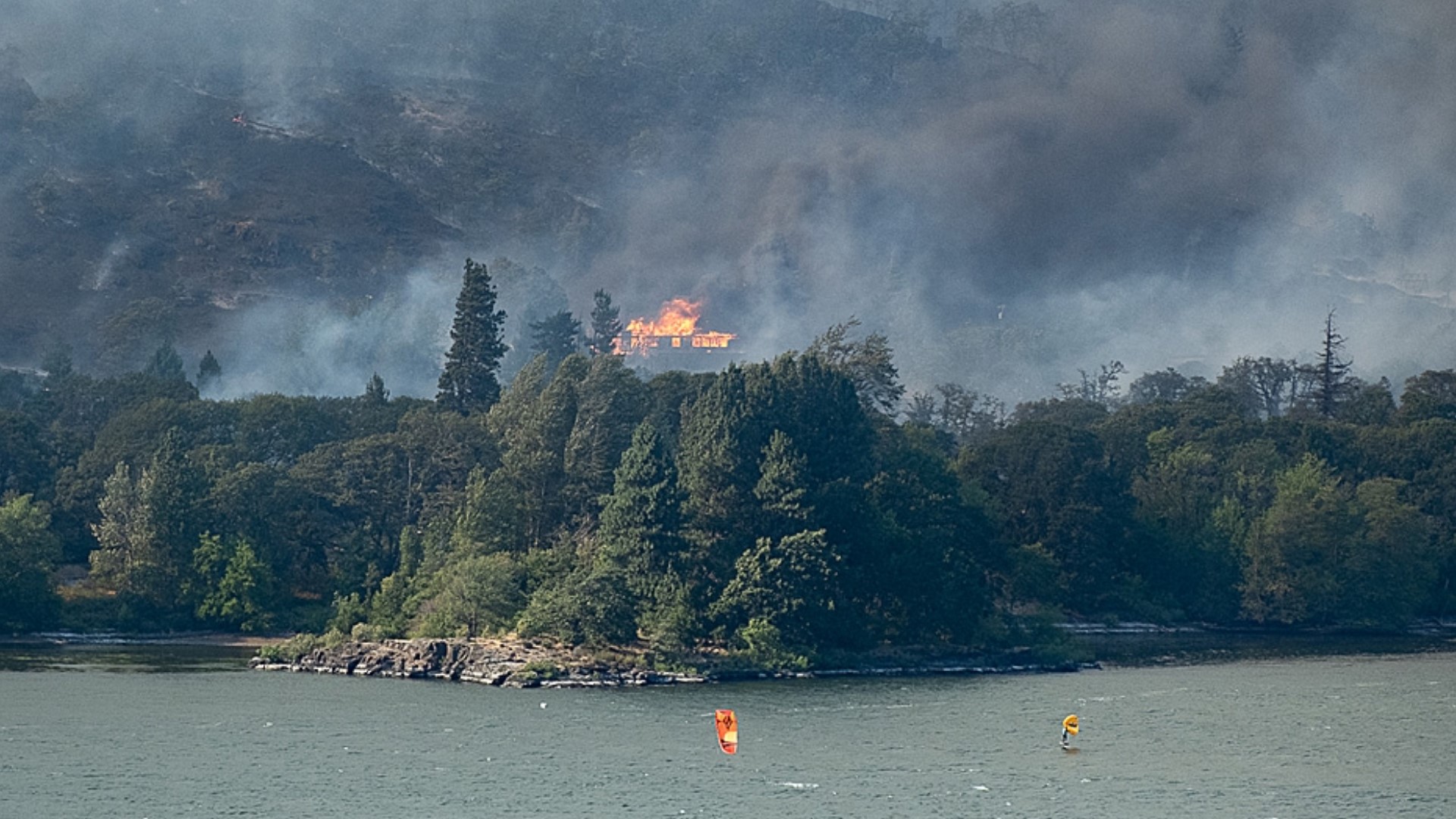 Lawsuit: BNSF Railway's negligence started Tunnel 5 Fire | kgw.com