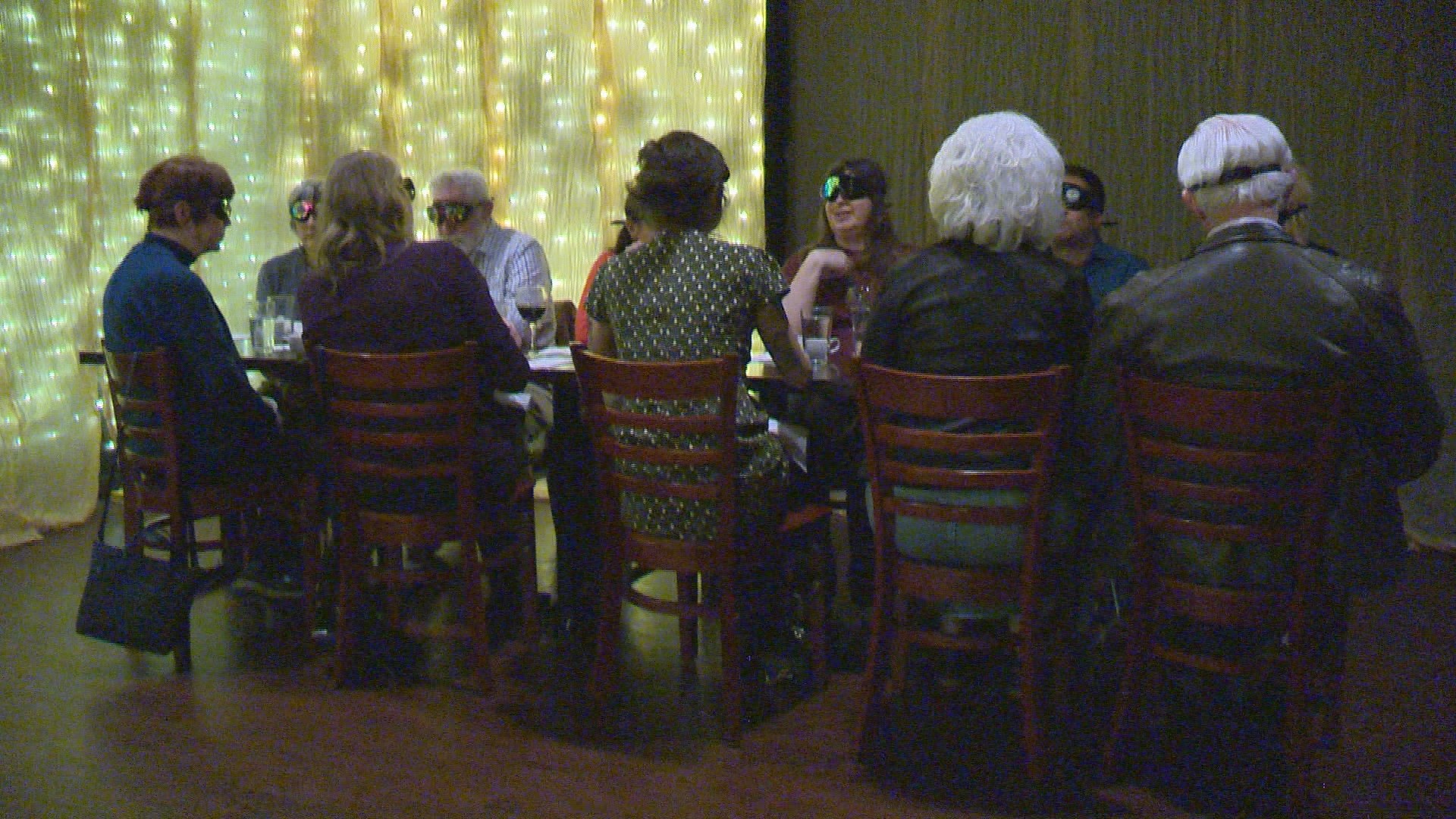 What to know about 'blind dining' at Wyld Pines Public House | kgw.com