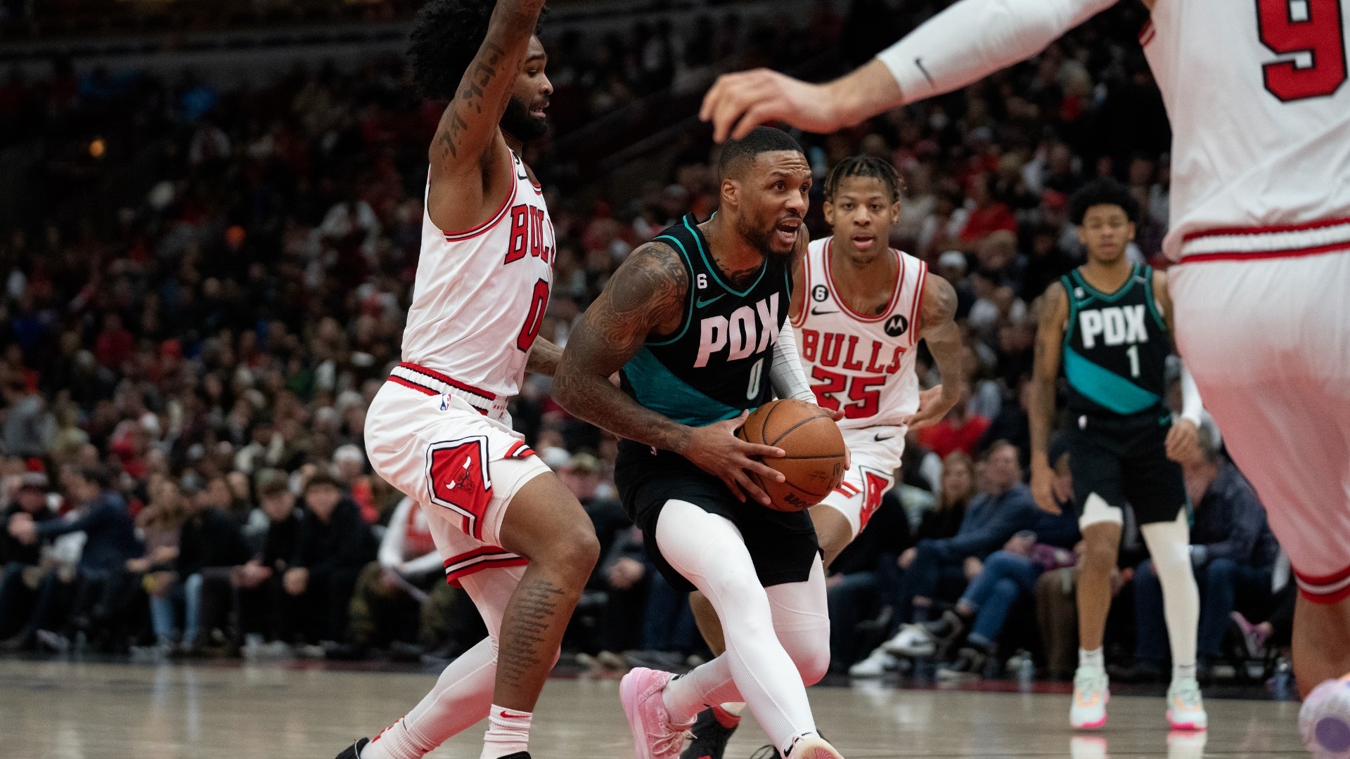 Damian Lillard scores 40, but Blazers lose at Chicago Bulls | kgw.com