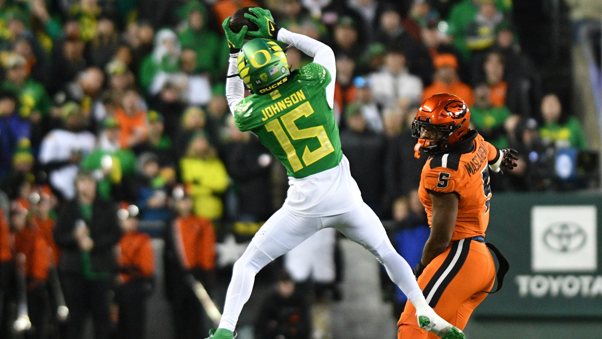 Ducks beat Beavers in Oregon rivalry game, will face Huskies | kgw.com
