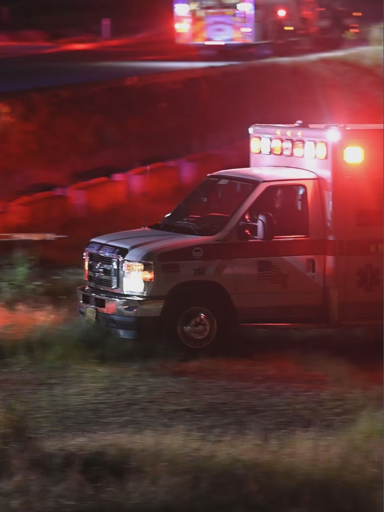 2 injured after shooting near Sandy River | kgw.com