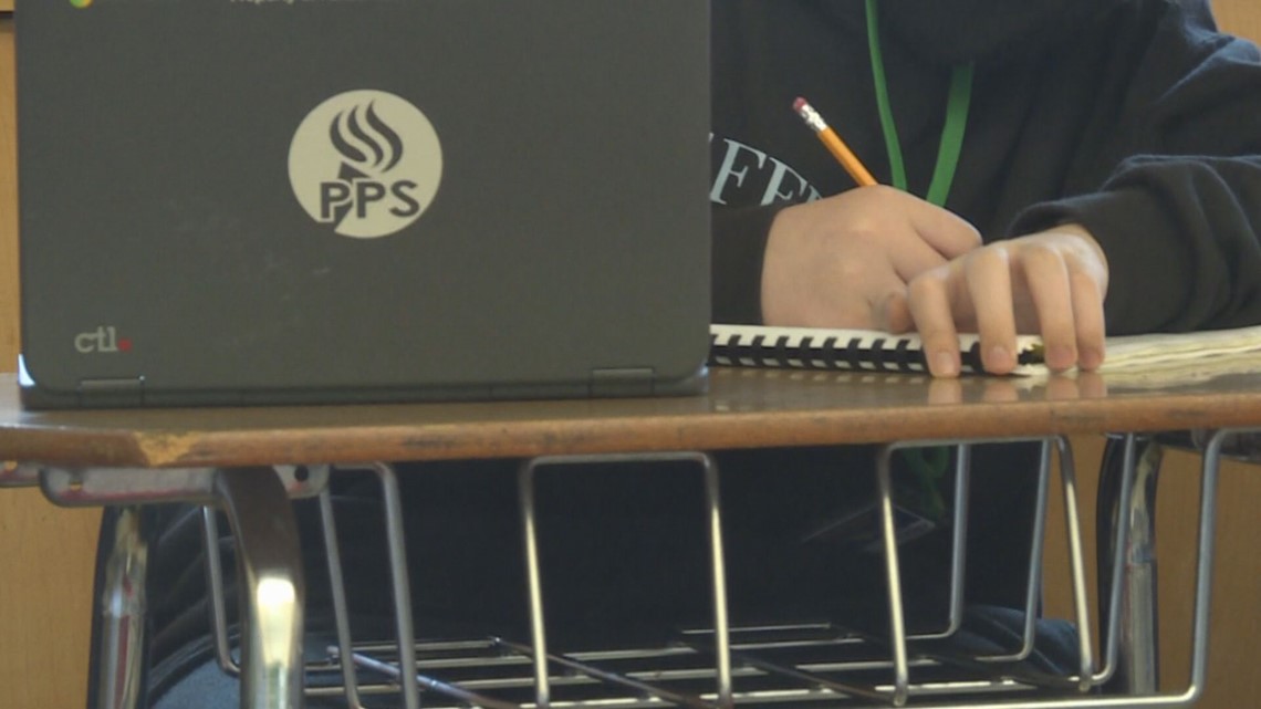 PPS middle and high school students will now wear ID badges | kgw.com