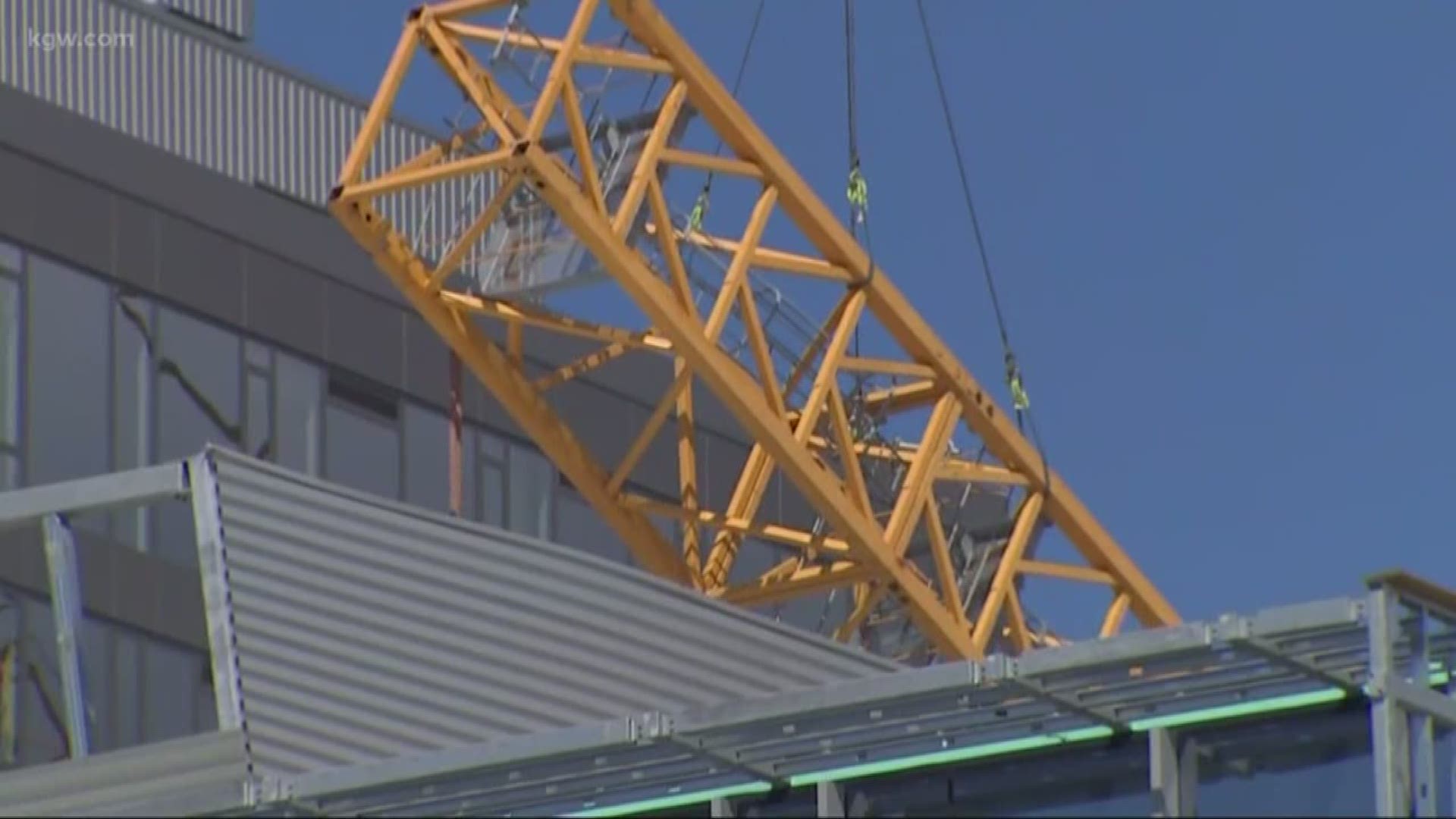Oregon ironworker among four dead in Seattle crane collapse | kgw.com