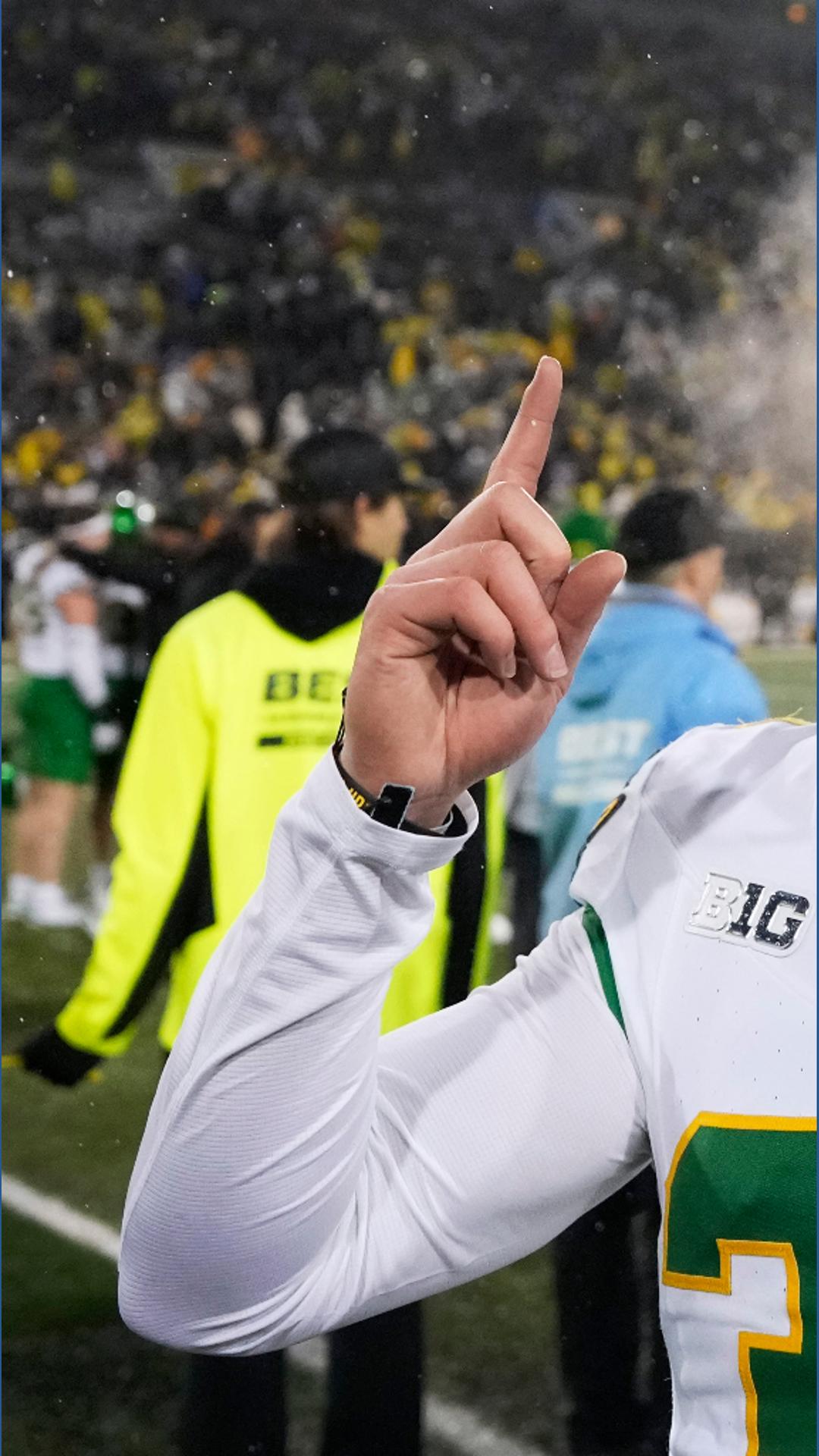 No. 6 Oregon escapes with 18-16 win over Iowa on Sappington's field ...